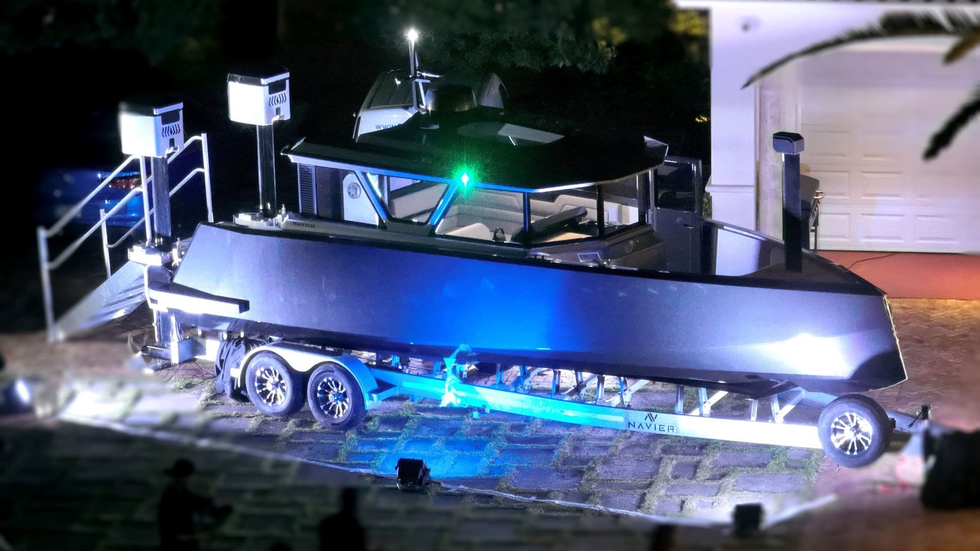 Navier’s N30, the electric hydrofoil boat built in America, takes ...