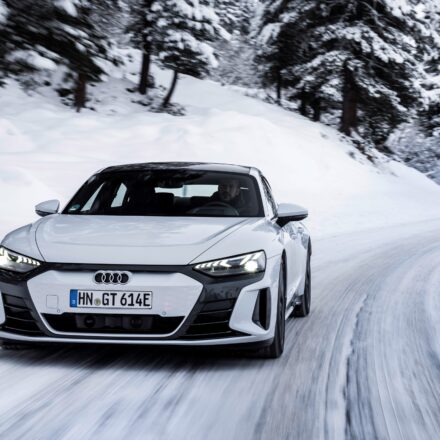 Taiga begins producing first electric snowmobile - Futurride