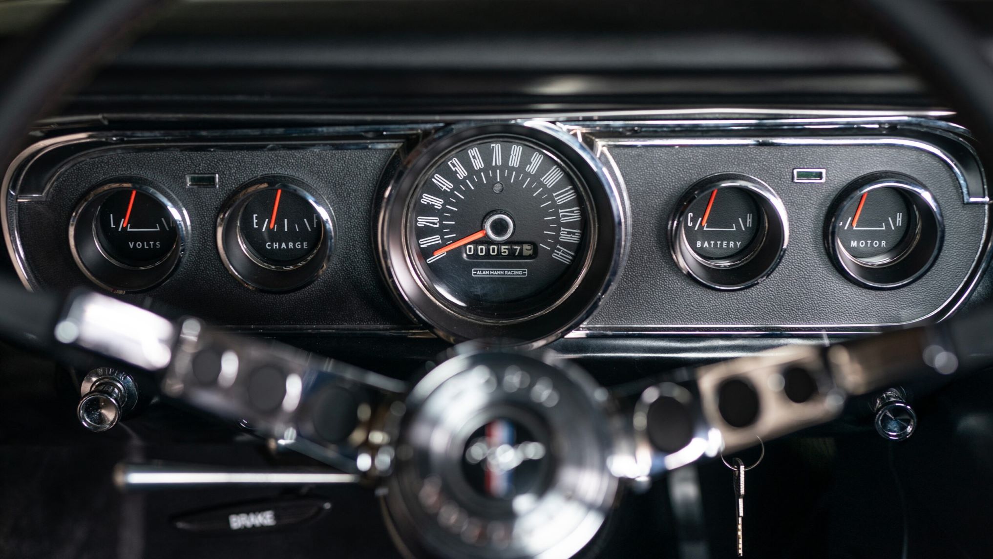 BMW shows high-performance and ‘color-changing’ iX EVs - Futurride