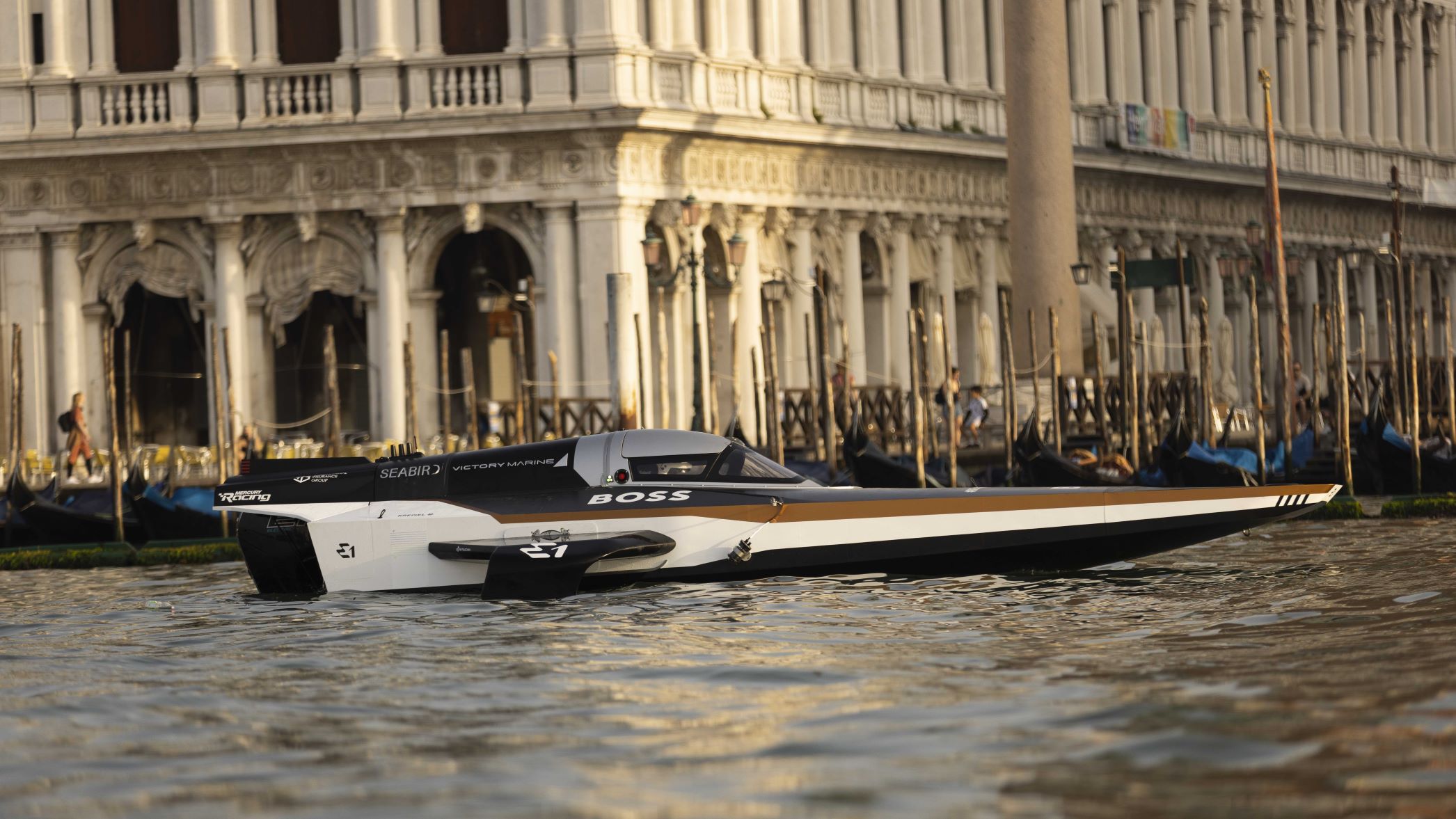 Deus Automobiles and Vayanne hypercar debut in New York - Futurride