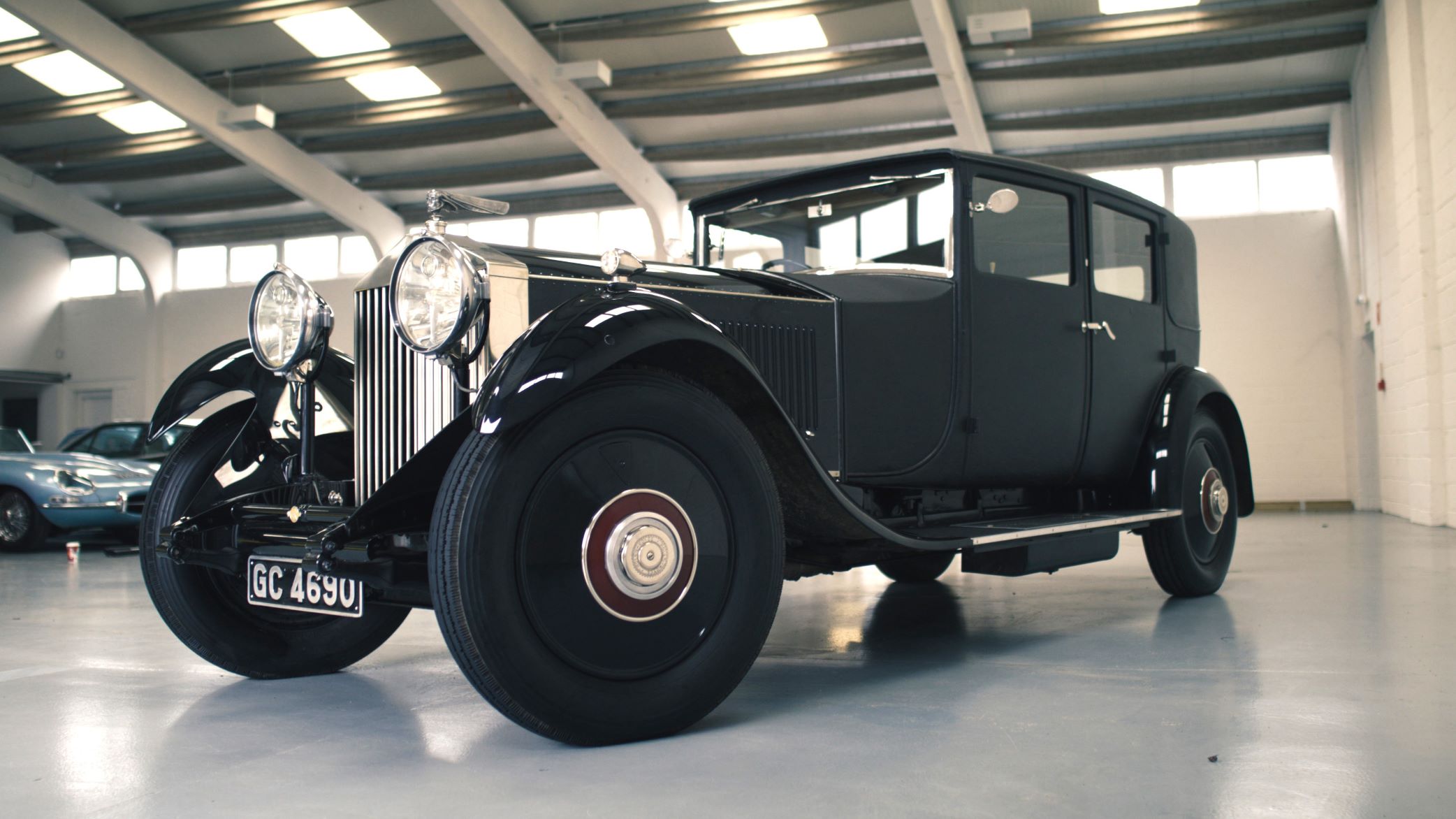 SAE chooses the Mahle EV wireless charging system as global standard ...