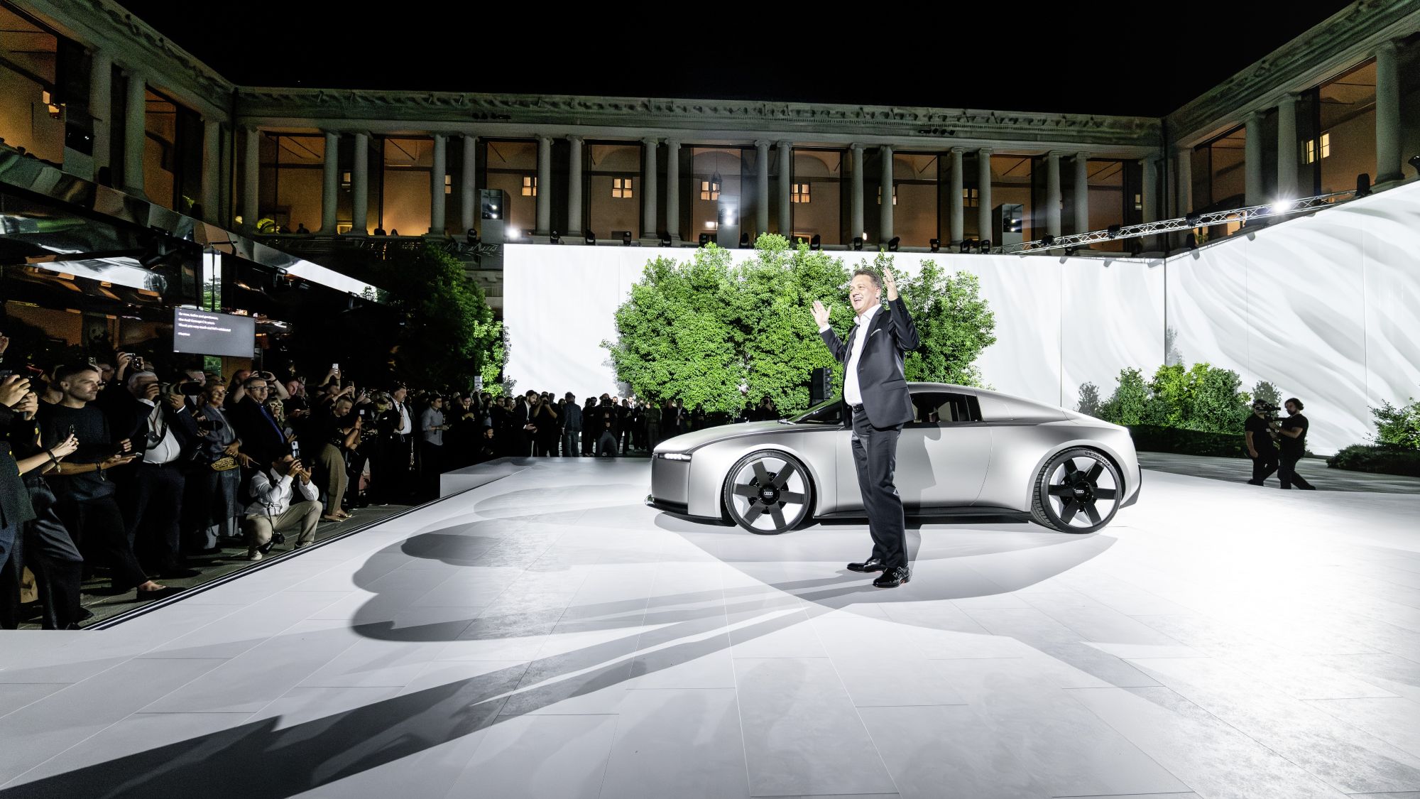 Li Auto goes Mega with flagship family van - Futurride